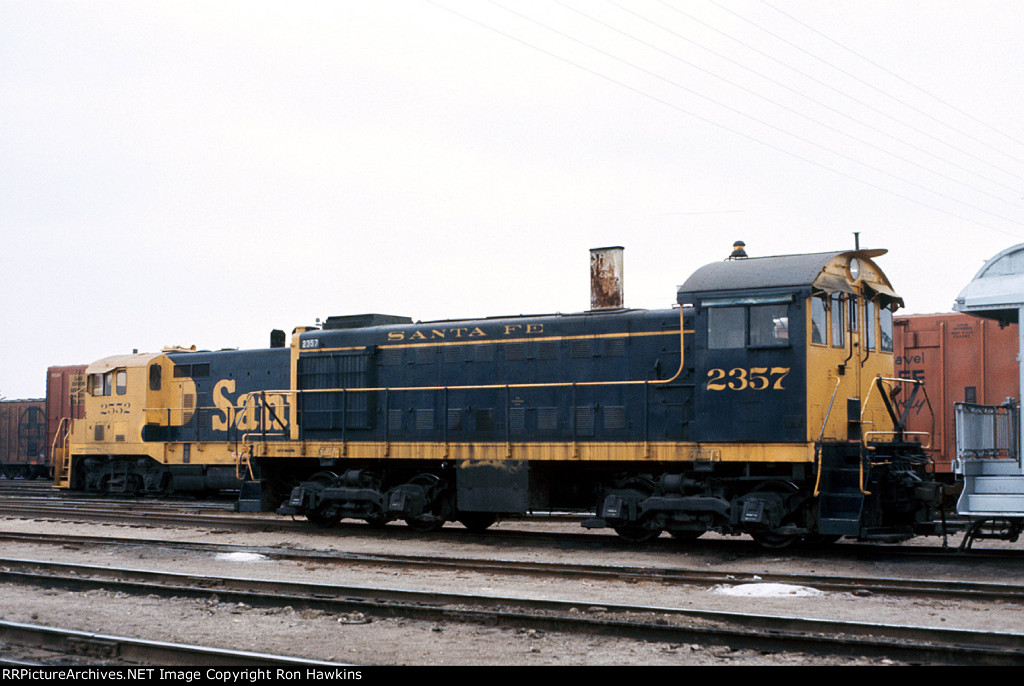 ATSF 2357 and ATSF 2552